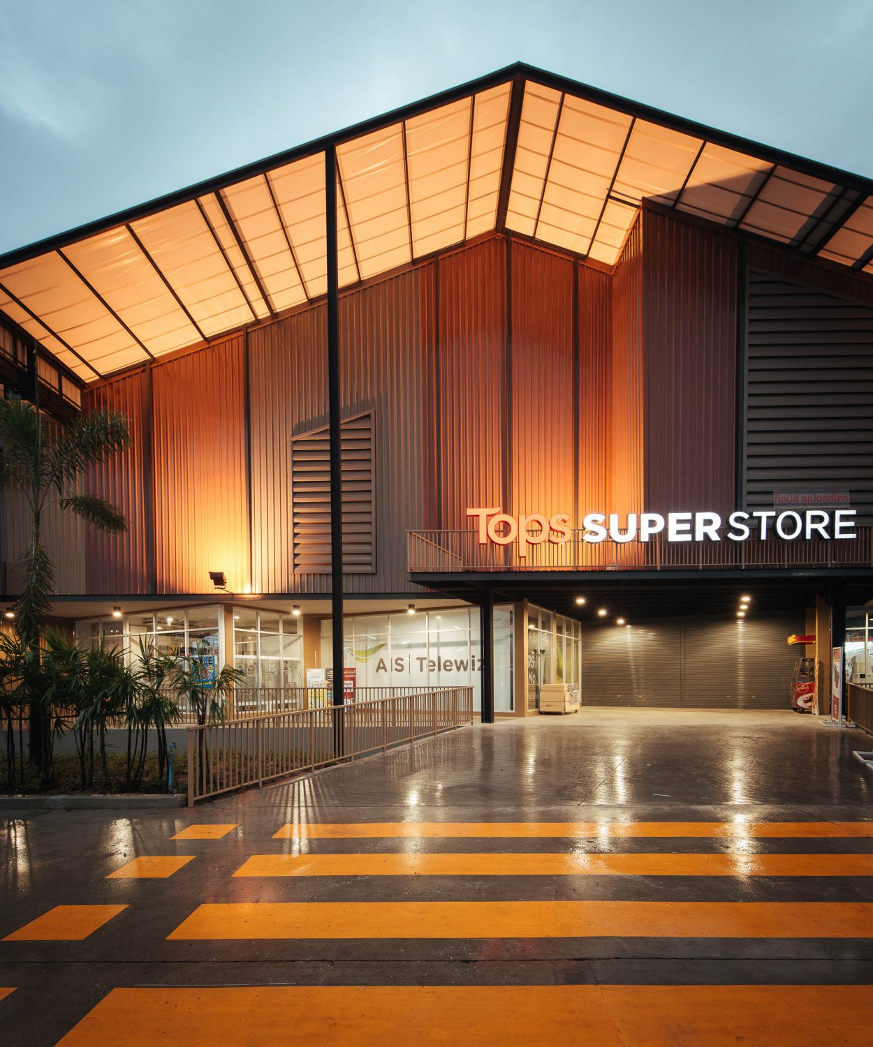 TOPS SUPERSTORE NONGHAN
